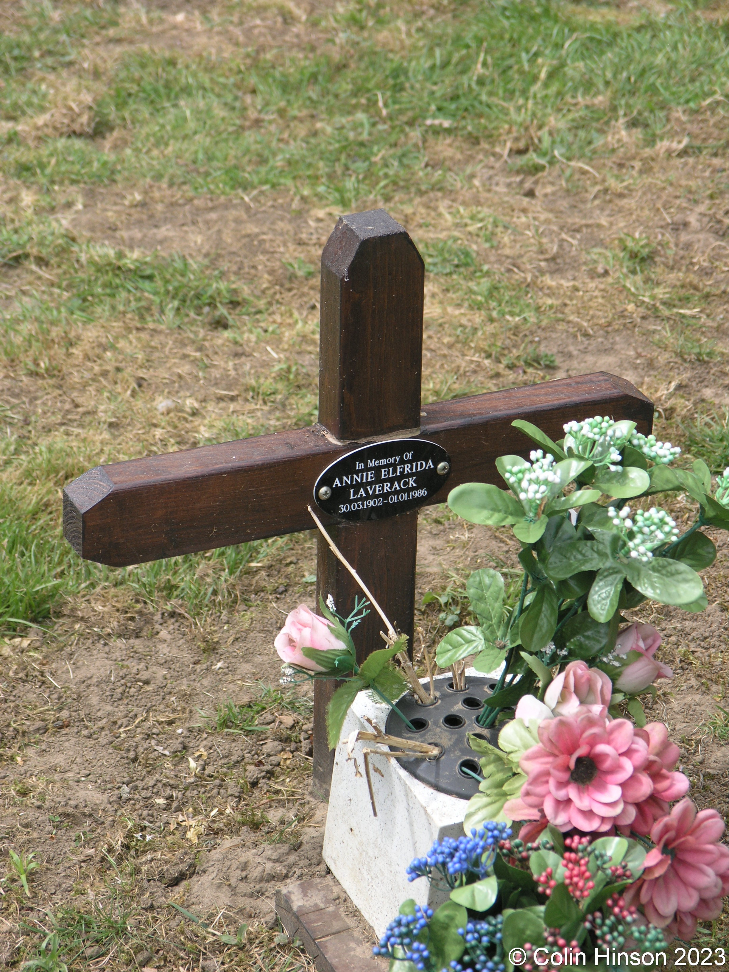 GENUKI: South Cave Cemetery gravestones etc., Yorkshire (East Riding)